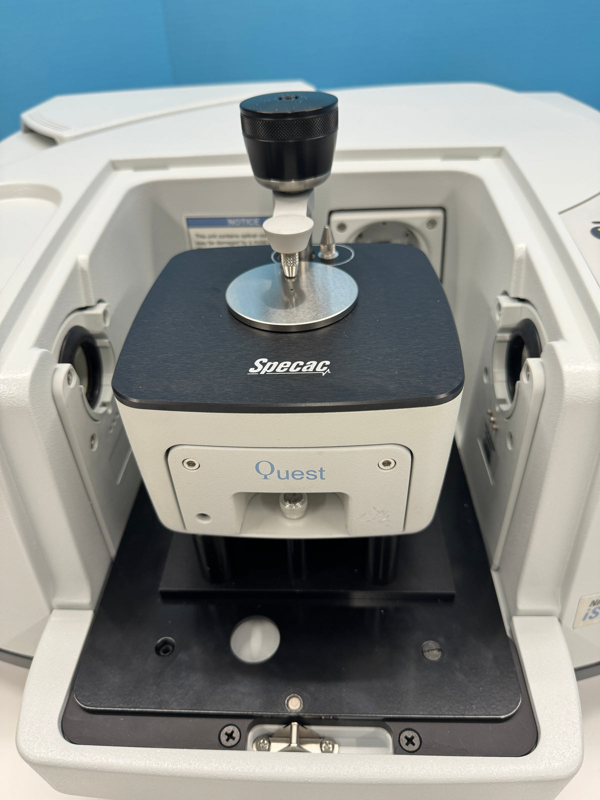 Nicolet iS10 – White Bear Photonics